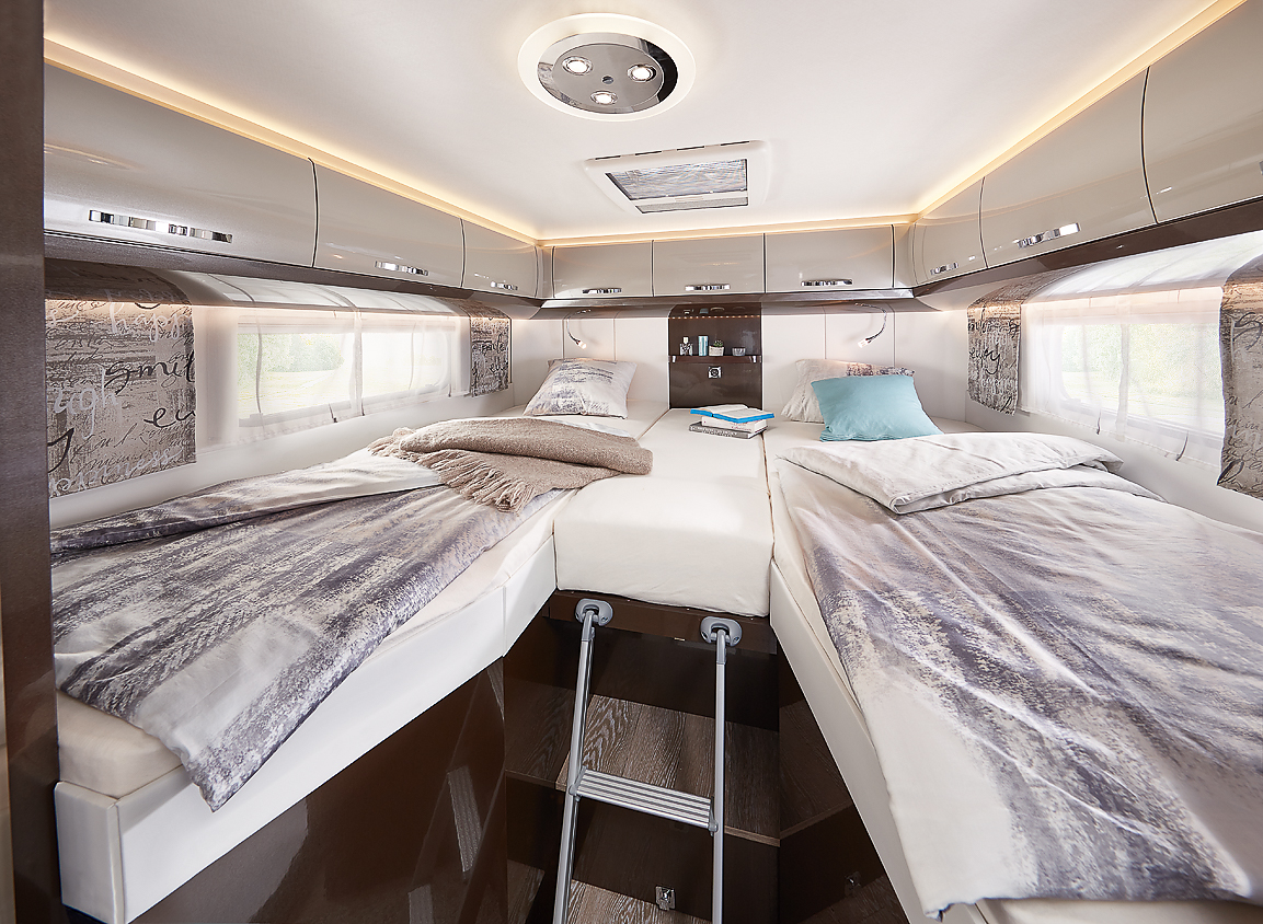 Medium motorhome & camper rental | 4 people | Touring Cars